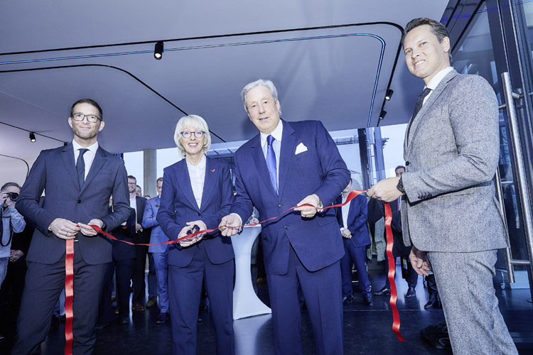 TRILUX eröffnet neuen Standort in Köln: ON-LIGHT · Licht im Netz®