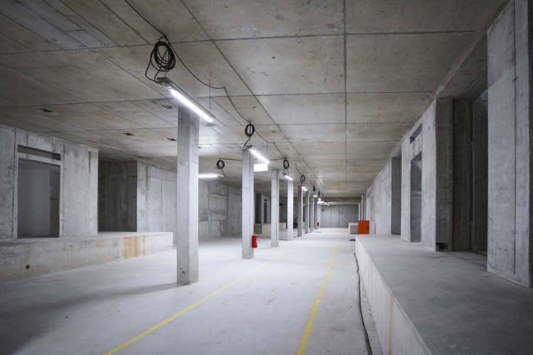 Neue LED-Bauleuchte mit CEE-Anschlussmodul: ON-LIGHT · Licht im Netz®